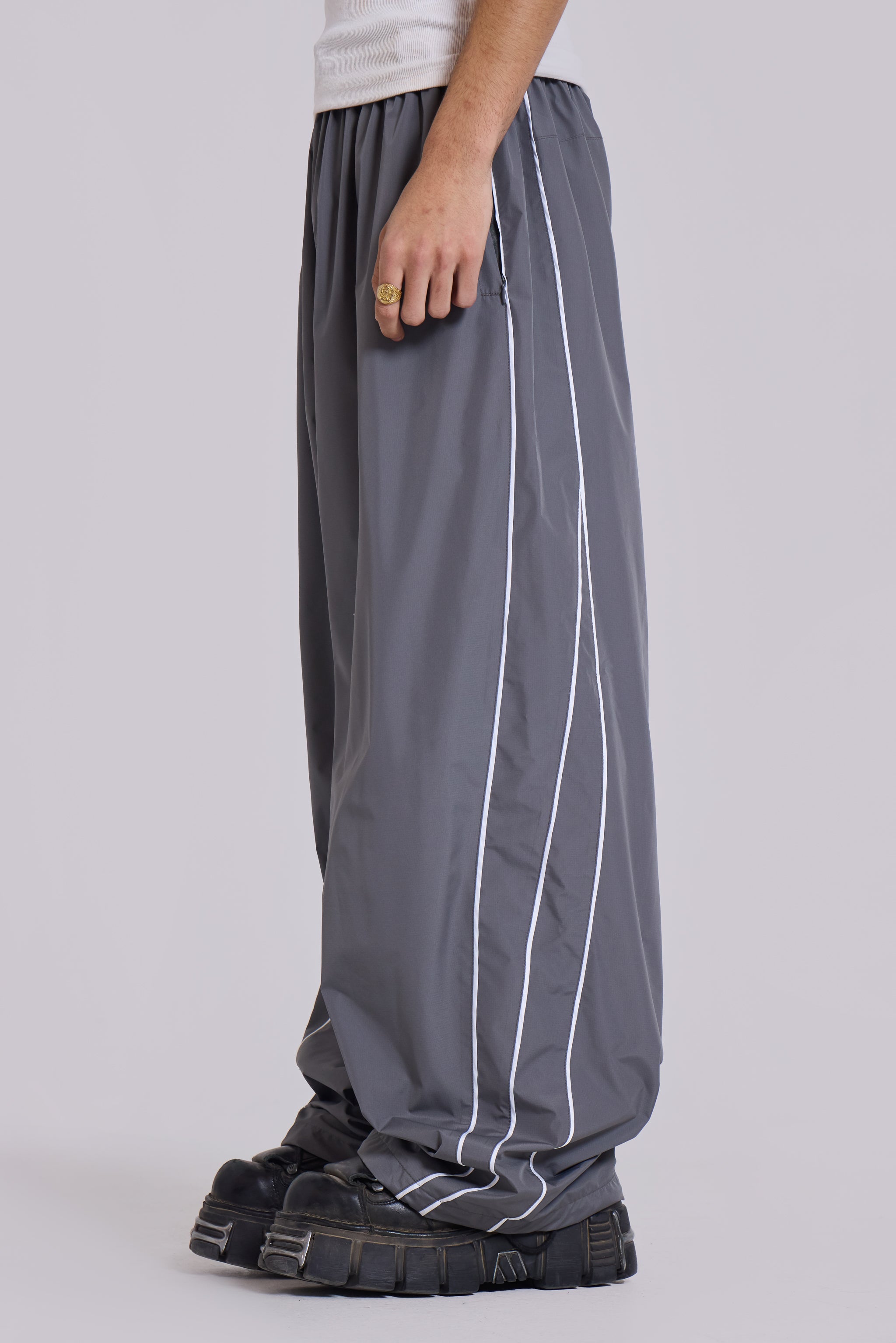 Shop Baggy Joggers | Oversized Sweatpants | Jaded London